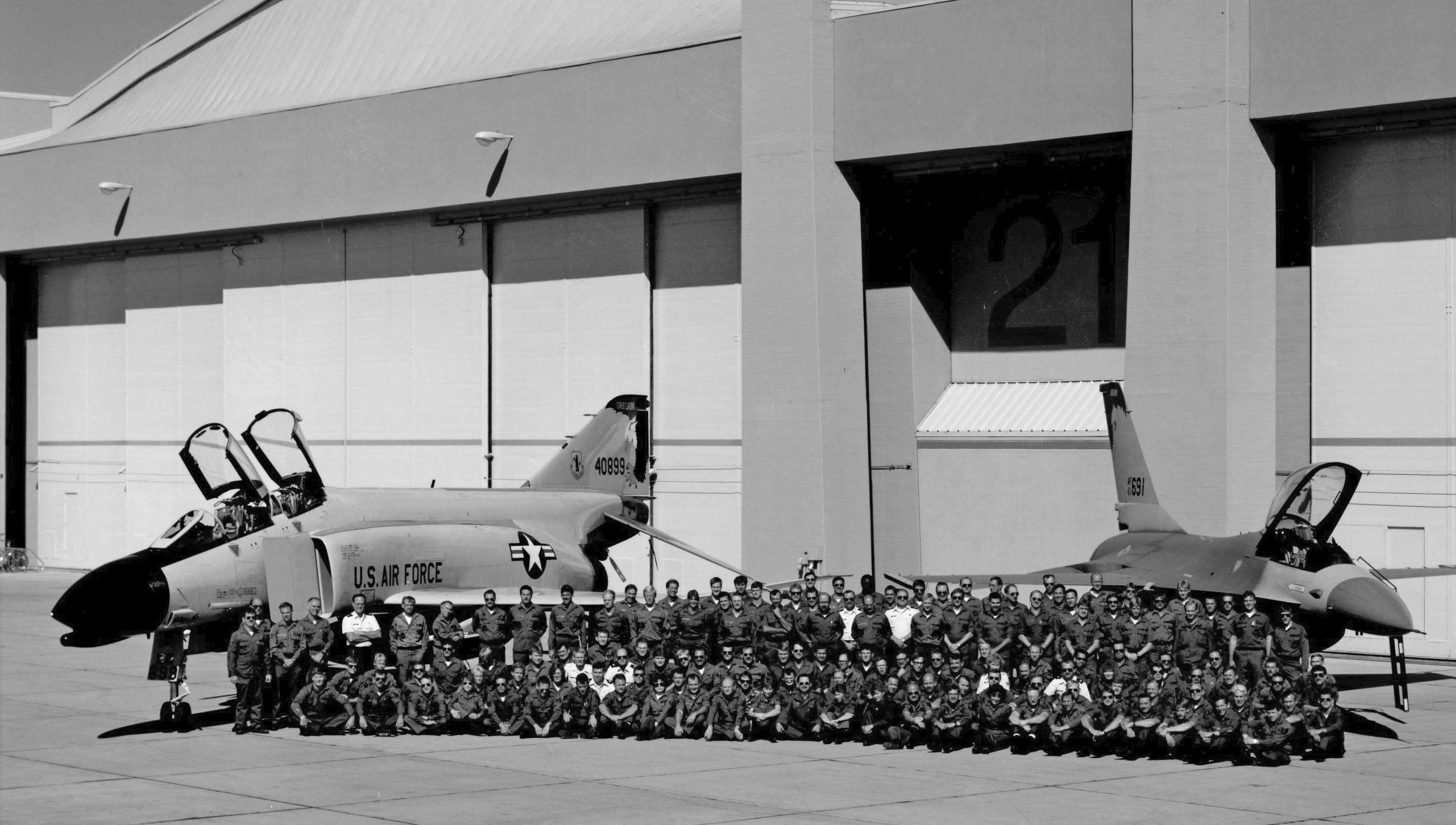 CENTRAL OREGON HISTORY: Kingsley Airfield has been providing aircraft ...