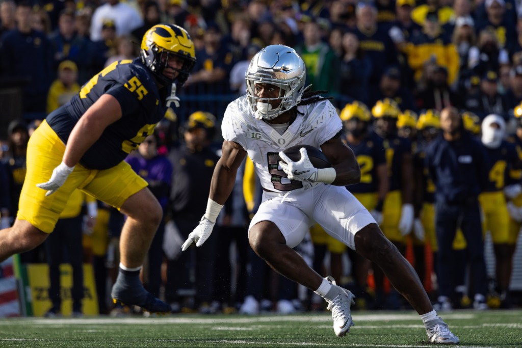 Here’s where the Oregon Ducks debuted in first CFP rankings | Central Oregonian