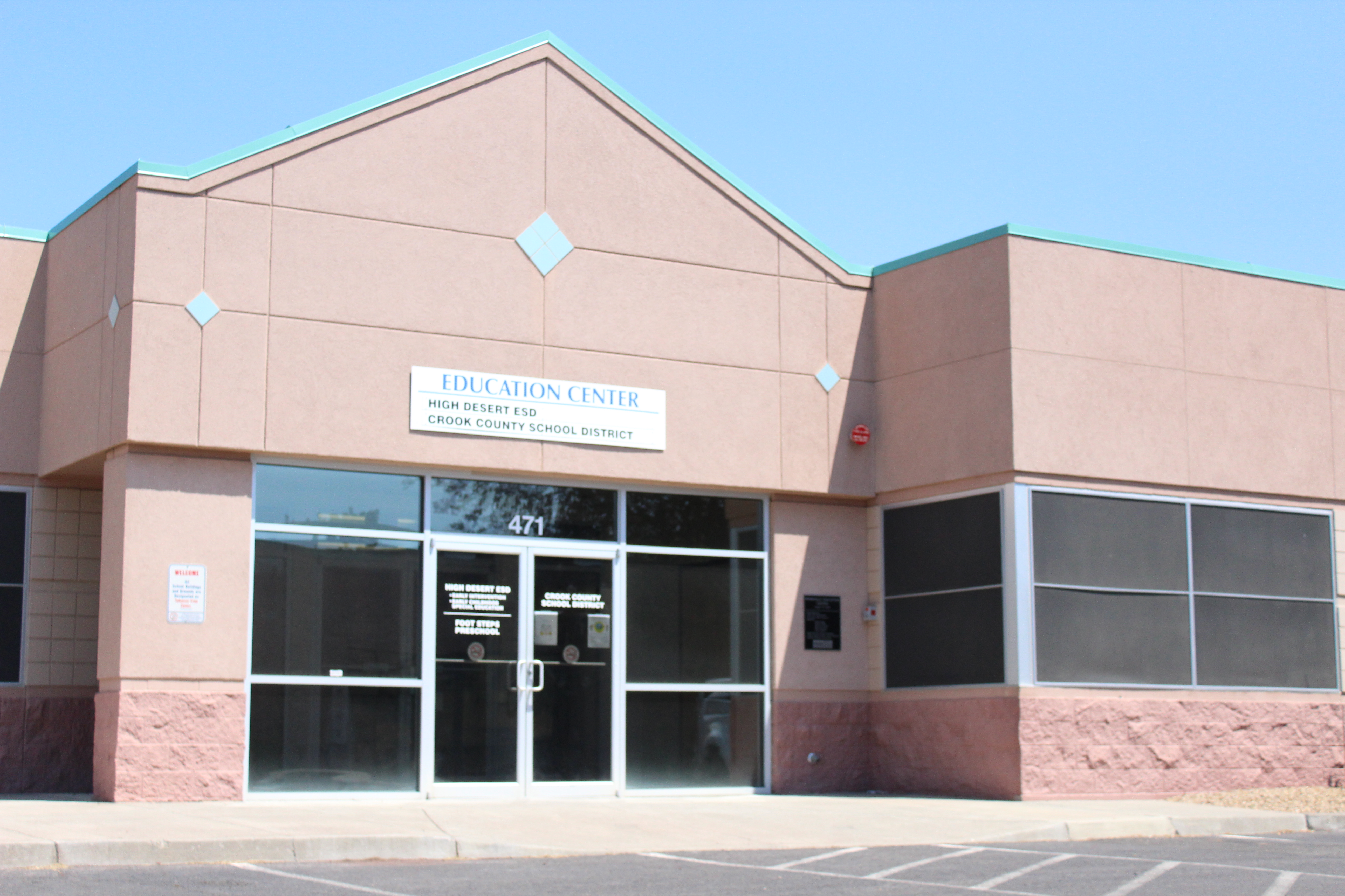 Crook County school staff and board lay out plans to fill ...